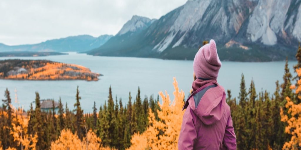 Guide on How to Become a Tour Guide in Canada