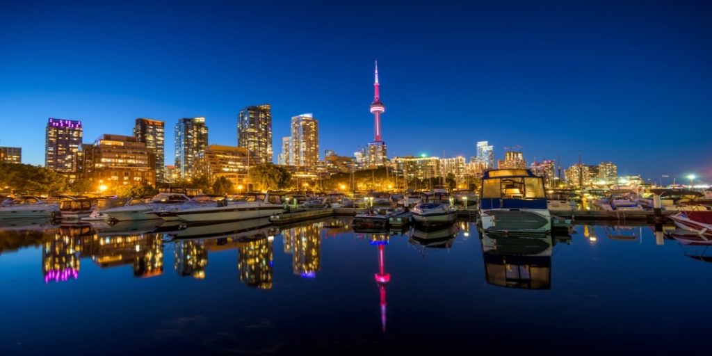 Top 10 Free Tourist Attractions in Toronto to Visit