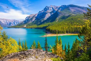 10 Best lakes in Alberta - Must Visit for the Beautiful View