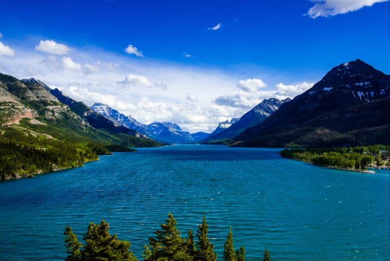 10 Best lakes in Alberta - Must Visit for the Beautiful View