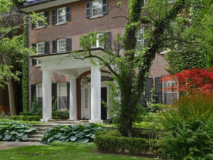 𝗥𝗶𝗰𝗵𝗲𝘀𝘁 𝗡𝗲𝗶𝗴𝗵𝗯𝗼𝘂𝗿𝗵𝗼𝗼𝗱𝘀 𝗶𝗻 𝗧𝗼𝗿𝗼𝗻𝘁𝗼 : Luxurious Areas to Live